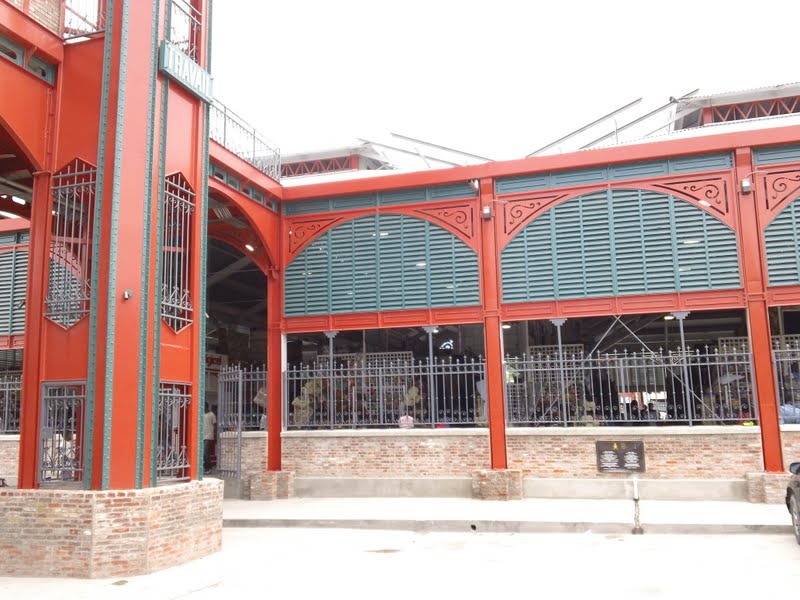 Lafrance en Haiti: Une petite visite au Marché Hyppolite (marché en fer)