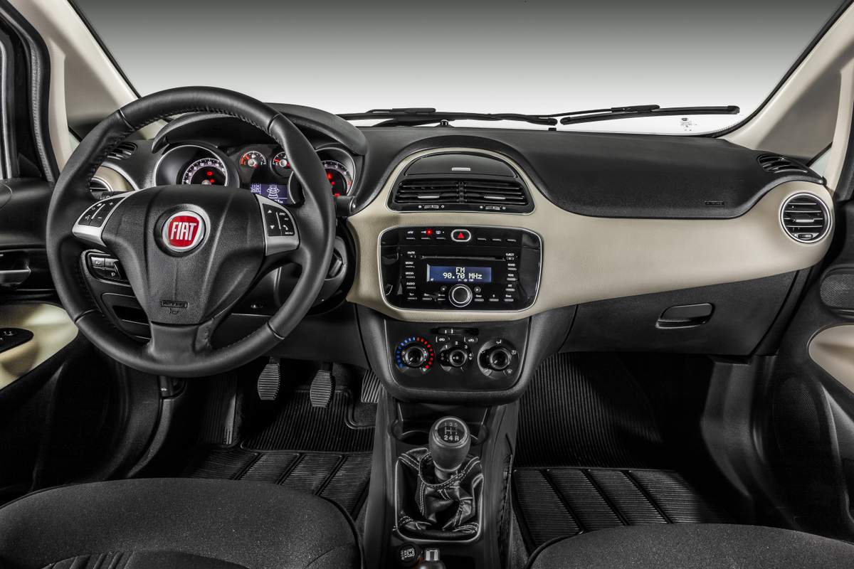 Novo Fiat Linea 2015: fotos, preços e itens de série