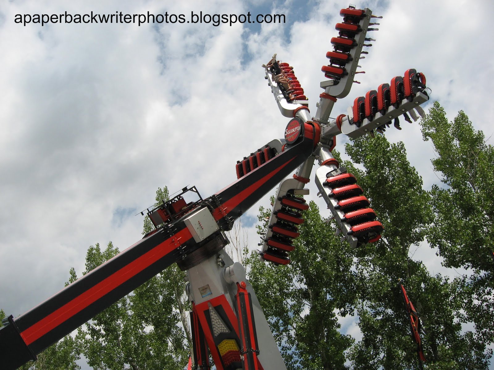 A Paperback Writer Photos: Photo Non-Contest #156 -- Red