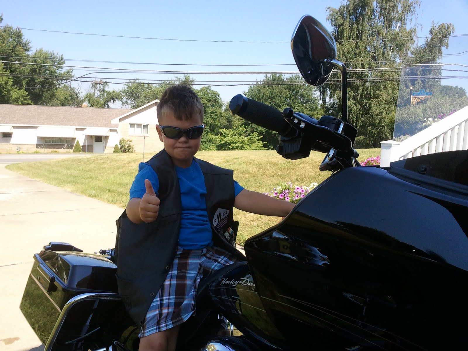 On the Lincoln Highway... and beyond with Chris Hutter.