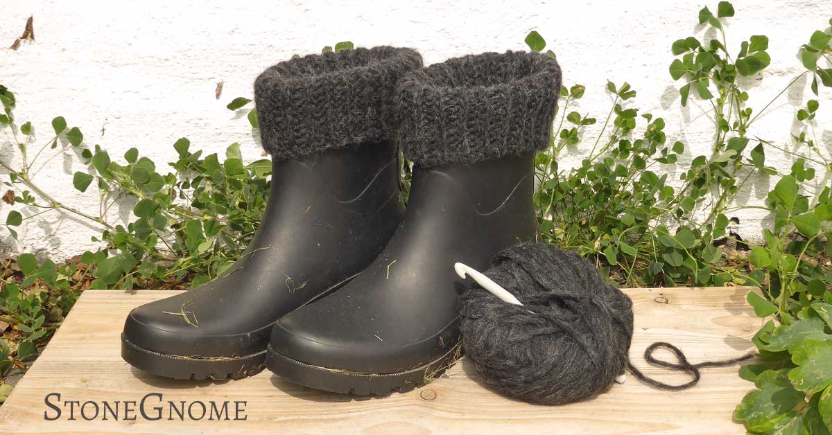 Free Pattern: Slip Stitch Ribbed Boot Cuffs - StoneGnome