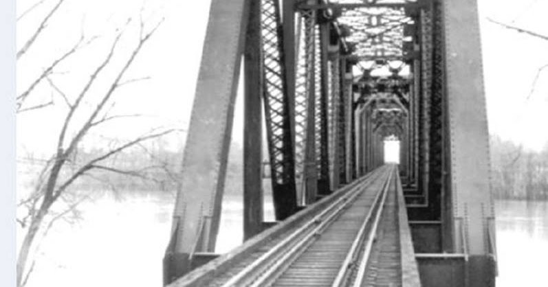 Industrial History: NKP (Clover Leaf) Bridge over Wabash River