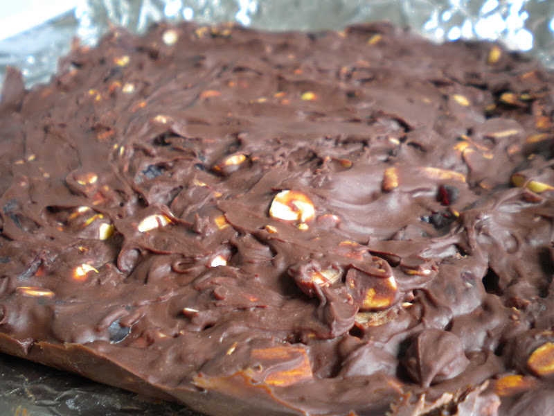 Frugal Foodie Mama: ~Trail Mix Cookie Fudge~ from Melissa at Treats ...