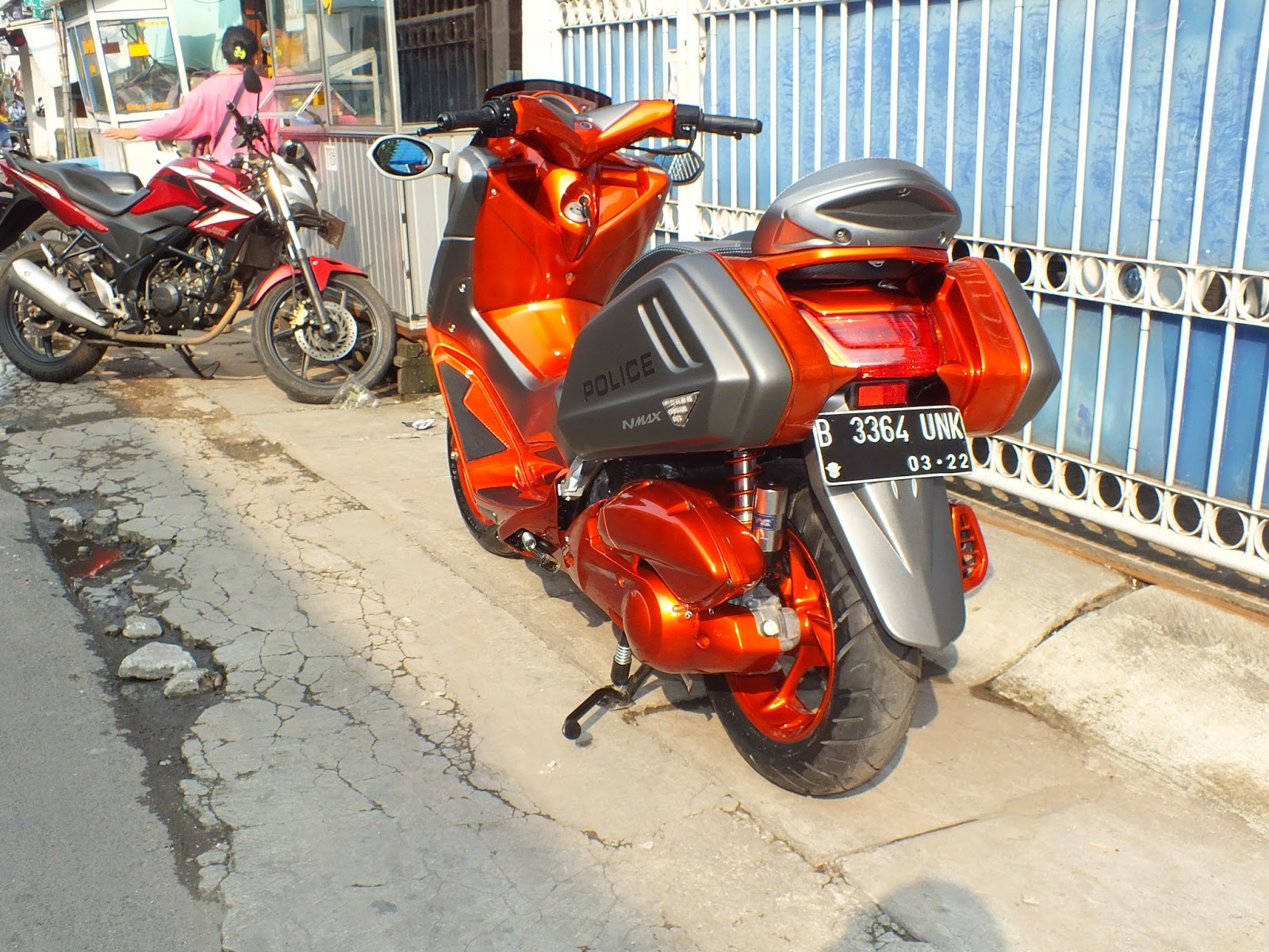 Ngecat MOTOR: YAMAHA NMAX CUSTOM PAINT TWO COLOR GUN METAL & ORANGE CANDY