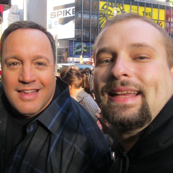 The Biggest Celebrity Fan Ever (101 photos) - YourDestinationNow