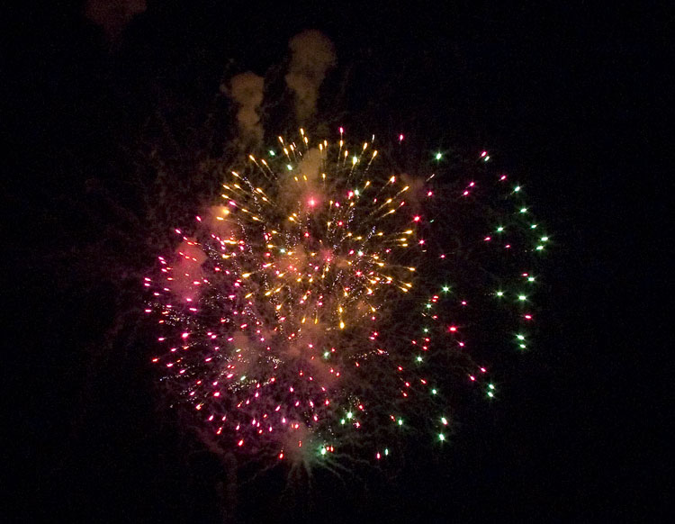 fireworks tonight - Play US