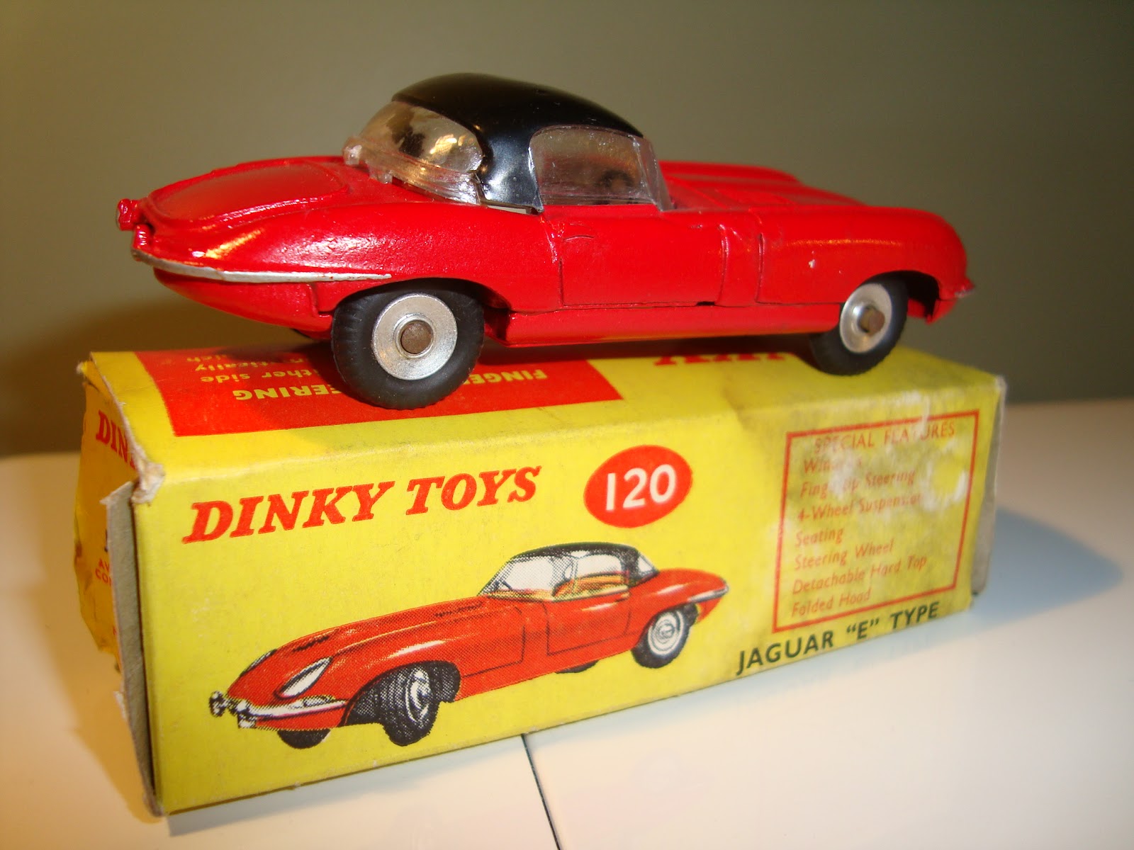 Oscar's Classic Model Cars Collection: 1961-67 Jaguar E Type