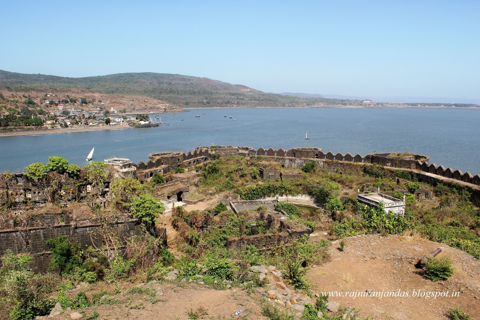 Tales Of A Nomad: Murud Janjira- The Impregnable Fort...!!