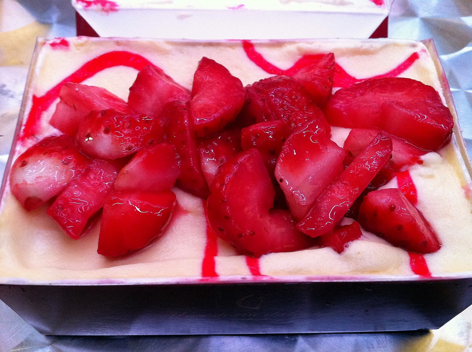 FoodieFC: Pompi Tiramisu - Must Try!! (Italy, Rome)