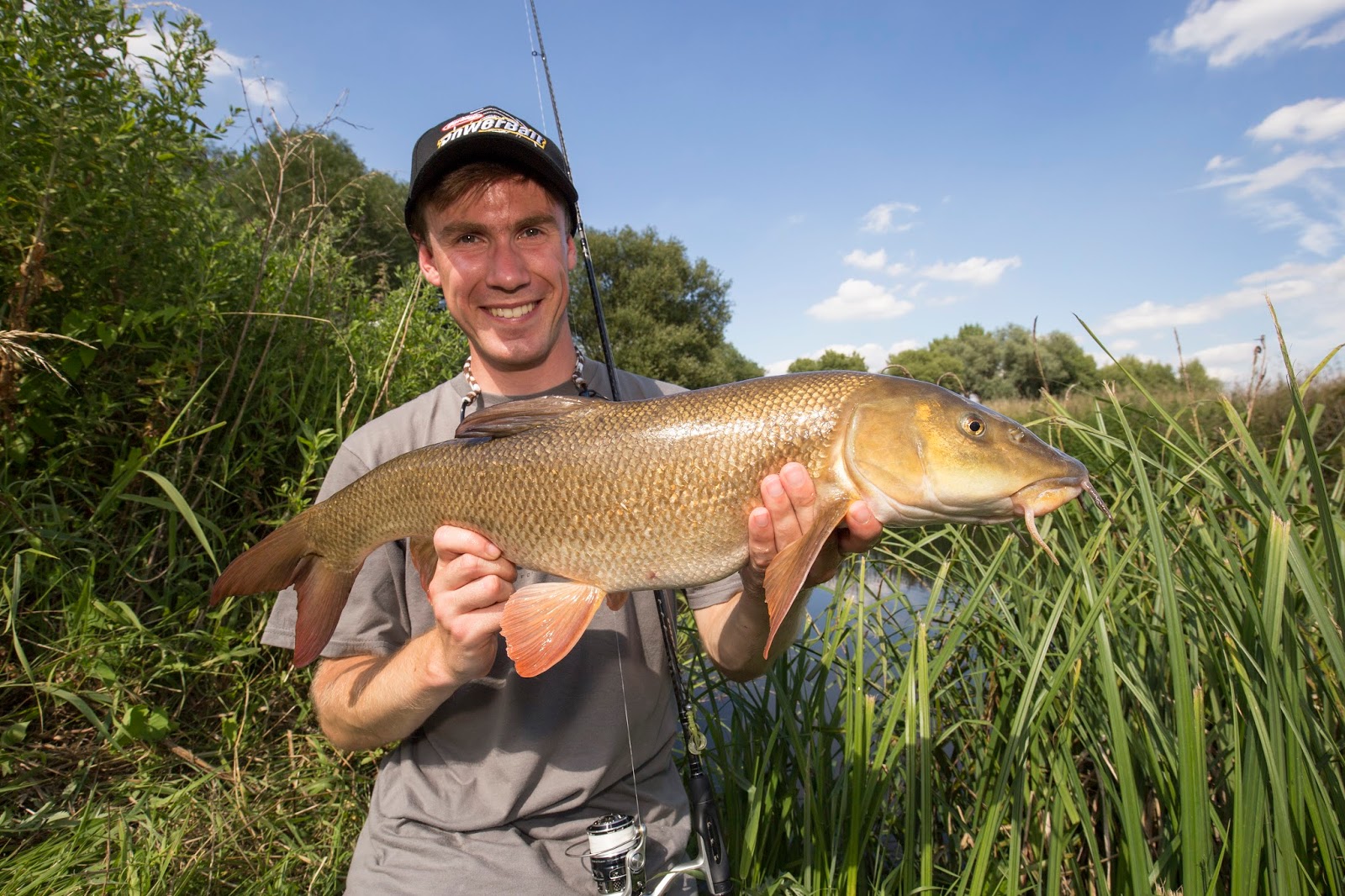 Sam Edmonds Fishing Blog: Stalking Barbel on lures