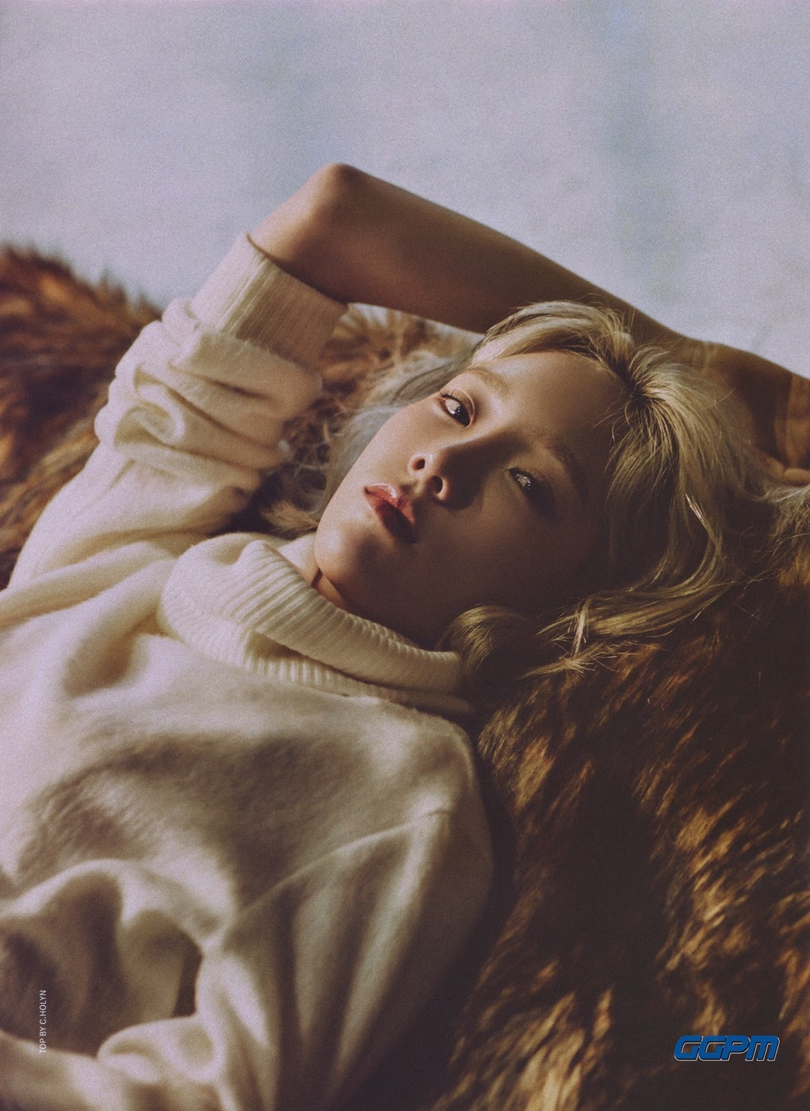 SNSD's TaeYeon for K Wave magazine's March issue - Wonderful Generation