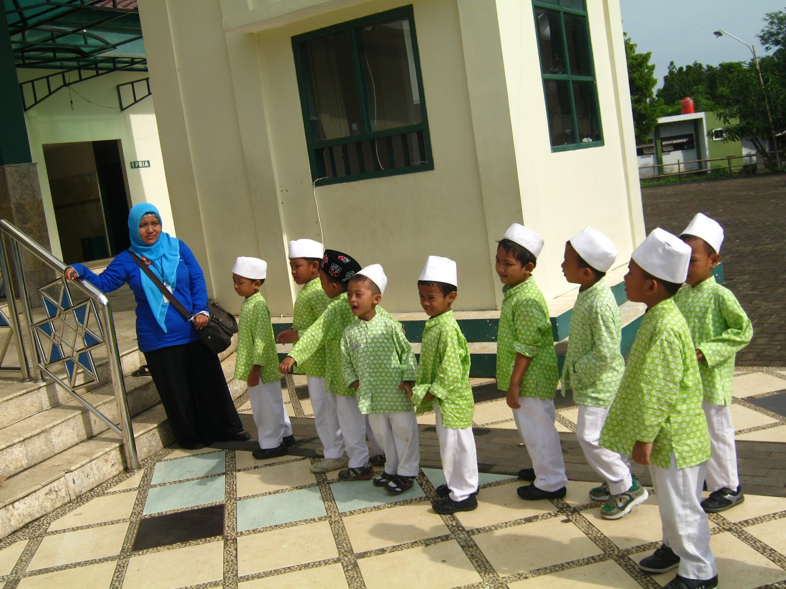 KUNJUNGAN KE MASJID ISLAMIC CENTER SEMARANG