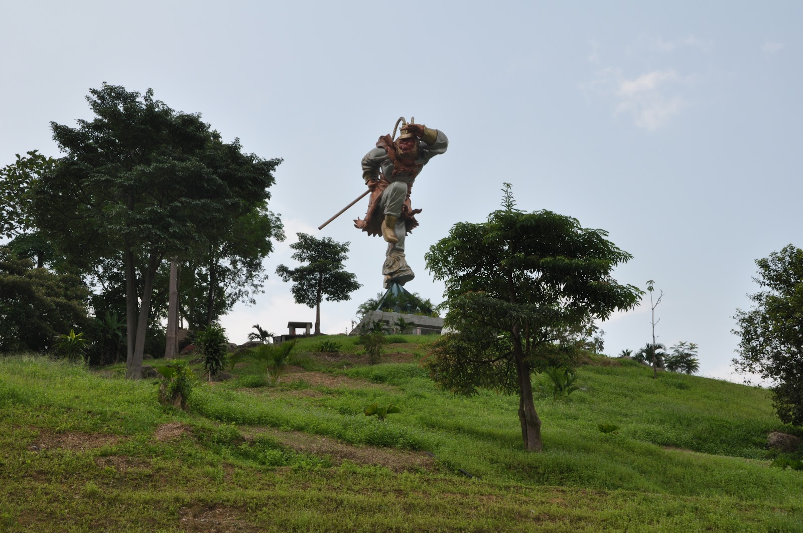 Sungai Siput Boy: Pekan Broga: Gigantic Monkey God at Sak dato Temple ...