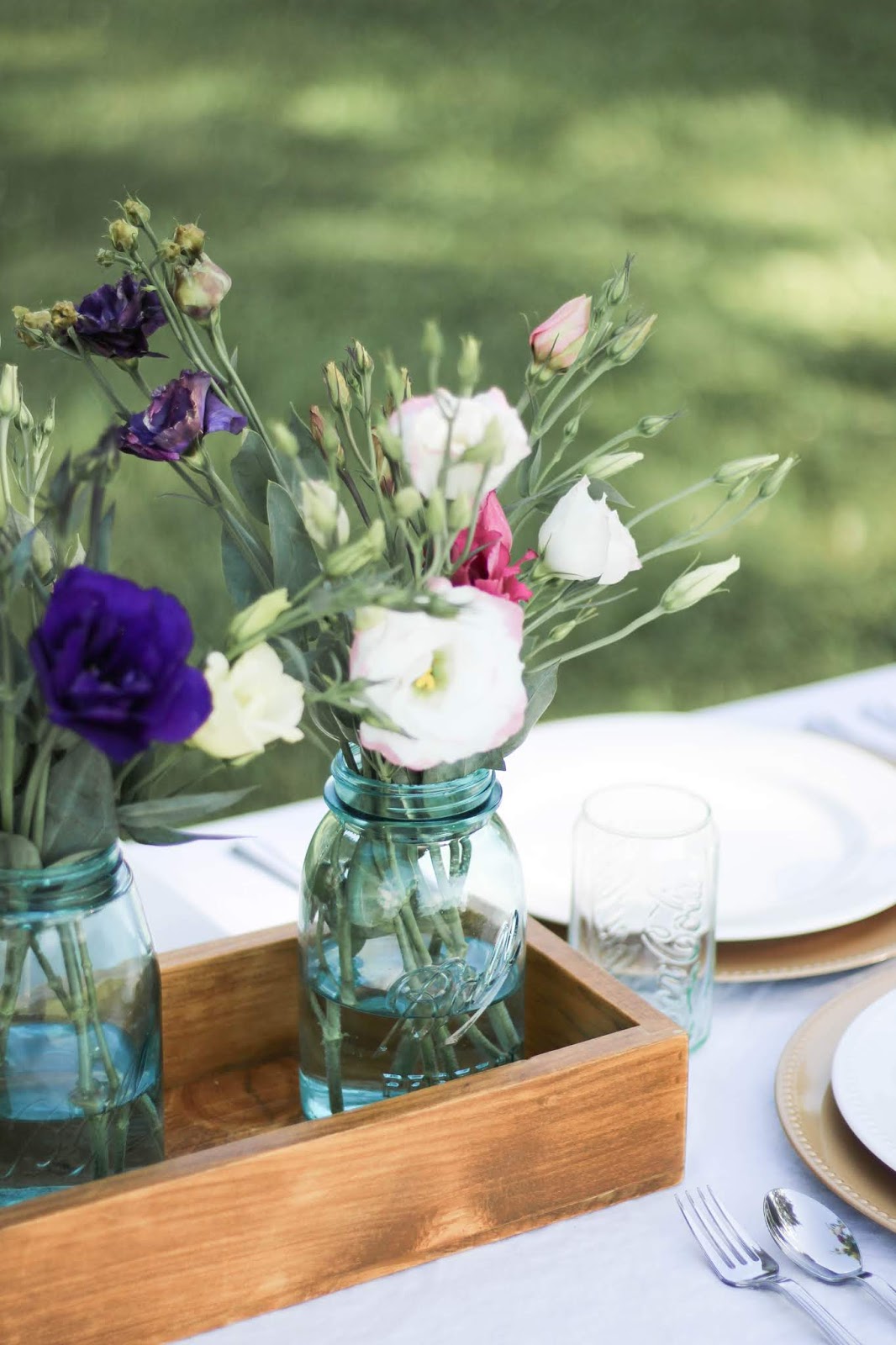 STYLED SUMMER PICNIC TABLESCAPE + ESSENTIALS | A Classy Fashionista