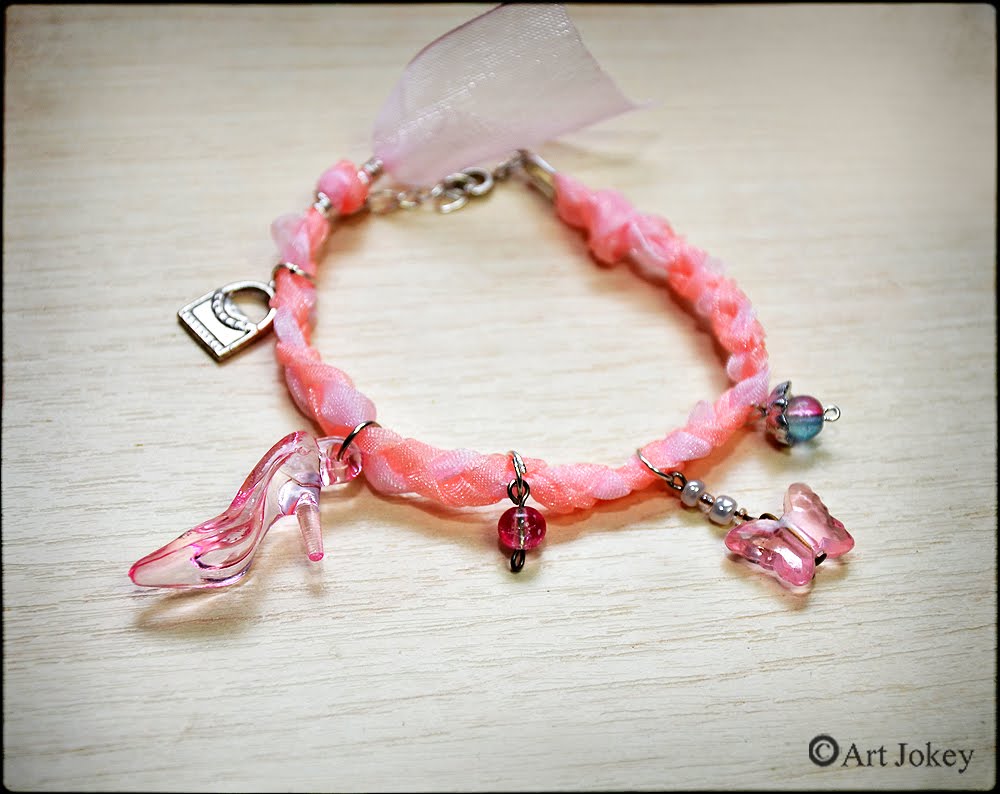 artjokey bijoux box: bratara handmade "Pink Fashionista"