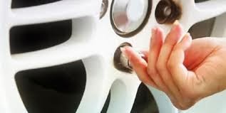 Tips Cara Mengencangkan Baut Roda Mobil - Sewa Elf Bandung