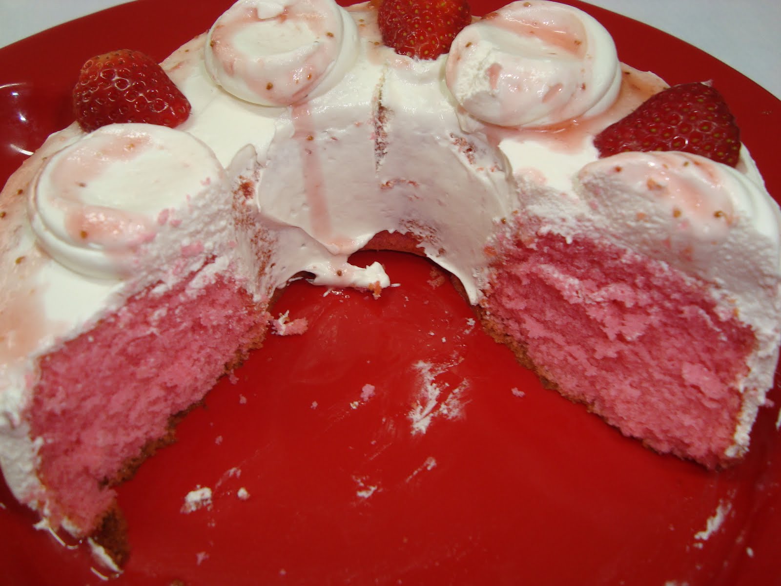 Delícias da Mary: Bolo Cor de Rosa de Morango