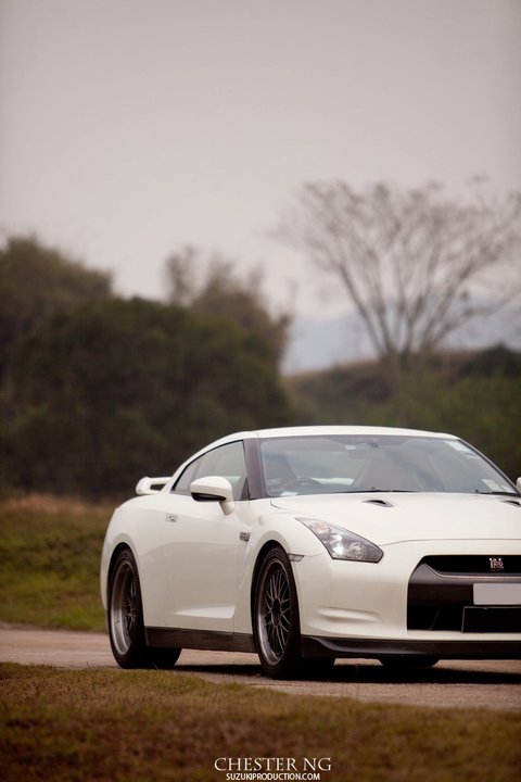 Stunning Car: White Nissan GTR R35