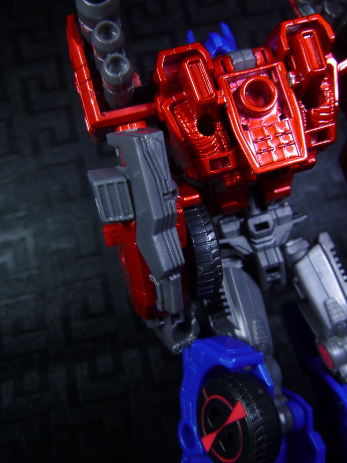 Review: Transformers Generations Optimus Prime | Night's Corner