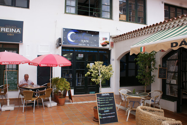 Estudio ARQUINUR Rodríguez González, S.L.P.: Reforma de la Cafetería ...