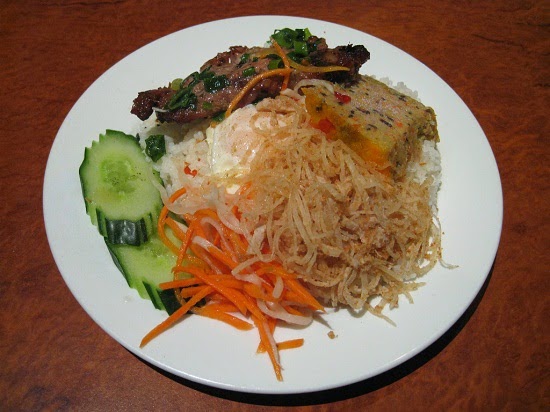 Com Tam (Traditional Vietnamese Broken Rice Food) - Vietnam Famous ...