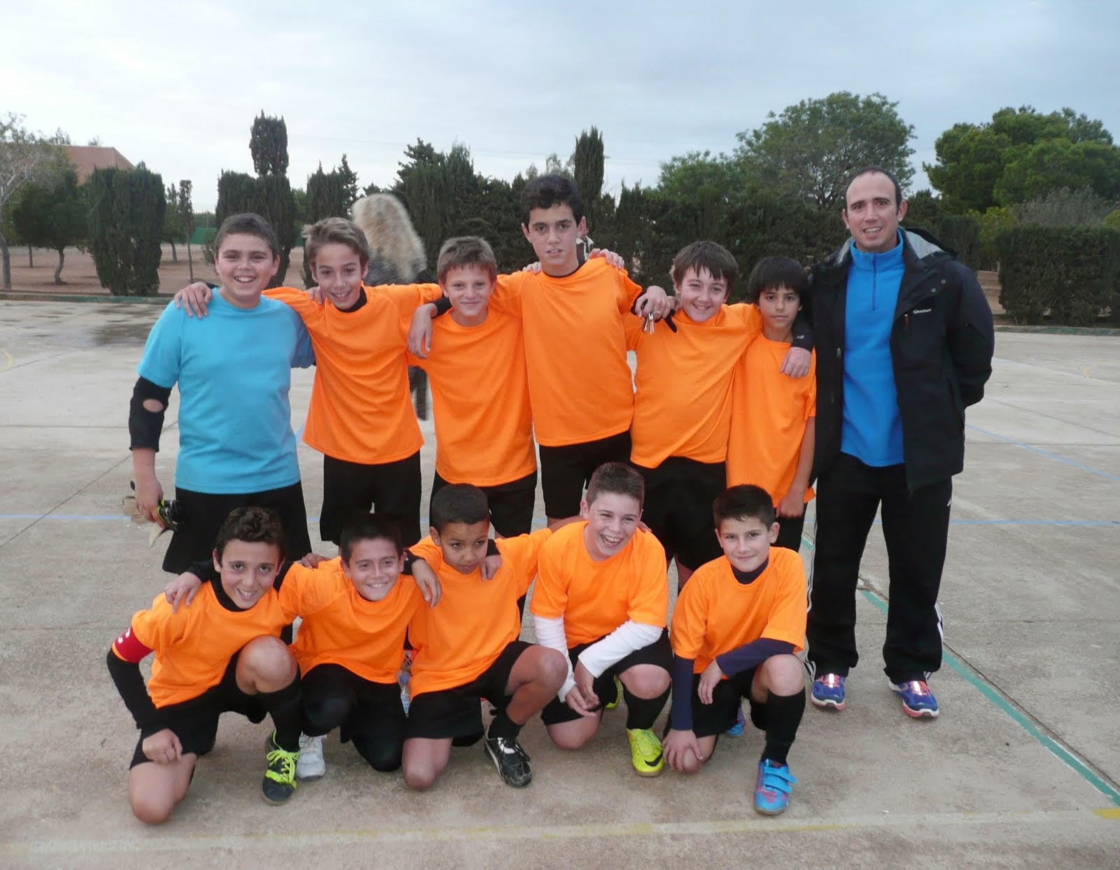 EDUCACIÓN FÍSICA: Nuestro equipo finaliza como subcampeón municipal.