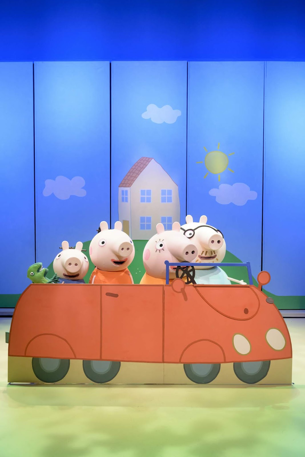 NickALive!: Peppa Pig Live: 'Peppa Pig's Surprise' to Tour the USA ...