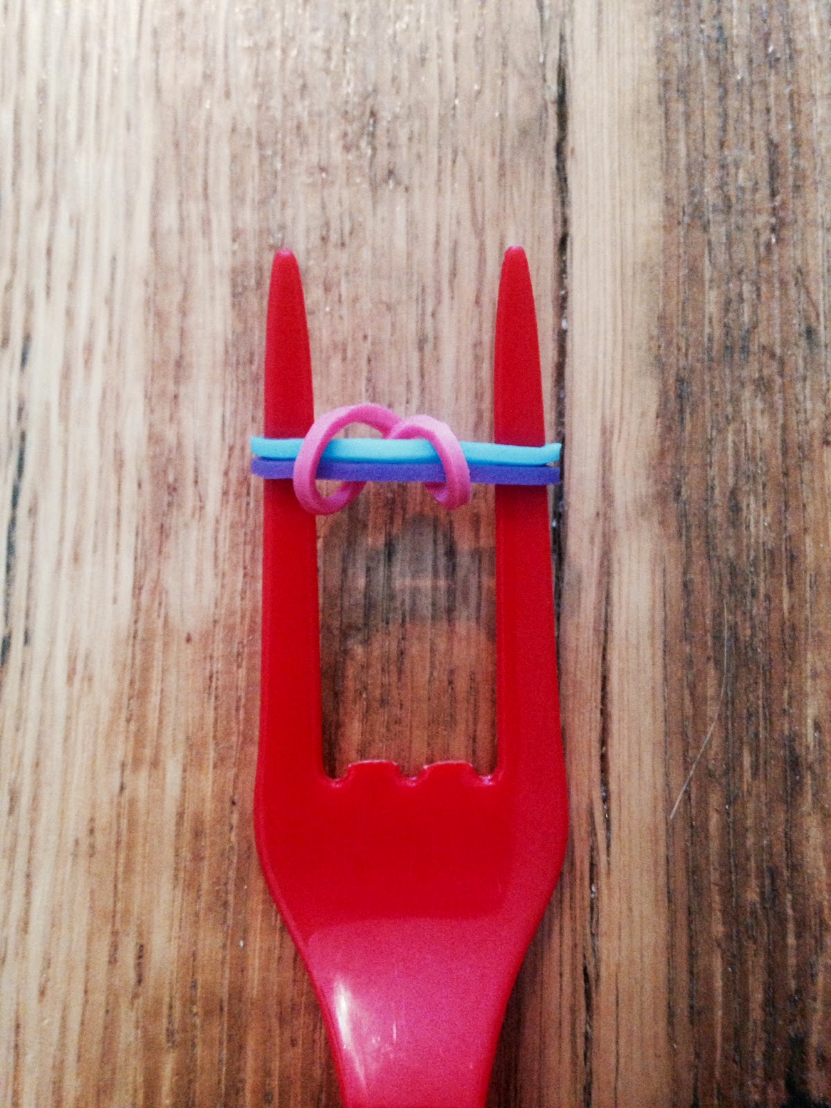 DIY Amanda Formaro's Fishtail Bracelet Using A Fork - Outnumbered 3 to 1