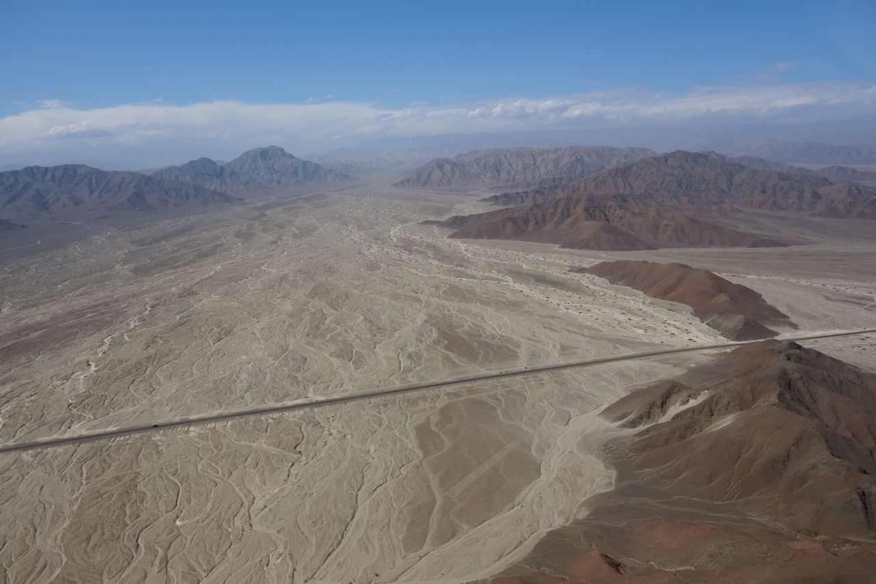 Seb's round-the-world tour: Flight over the Nazca lines