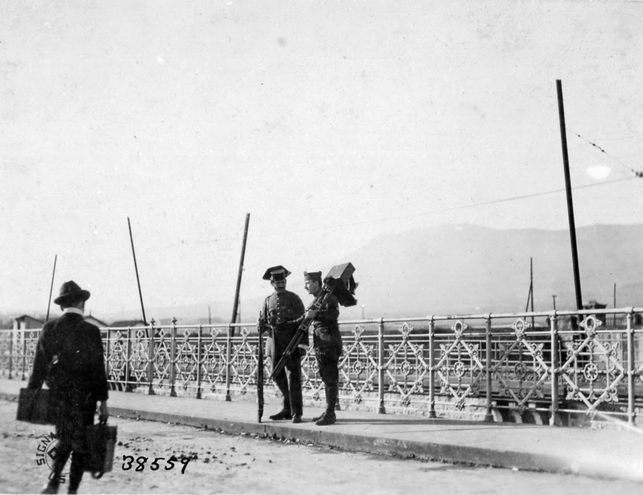Old Portraits of Photographers in the First World War ~ Vintage Everyday