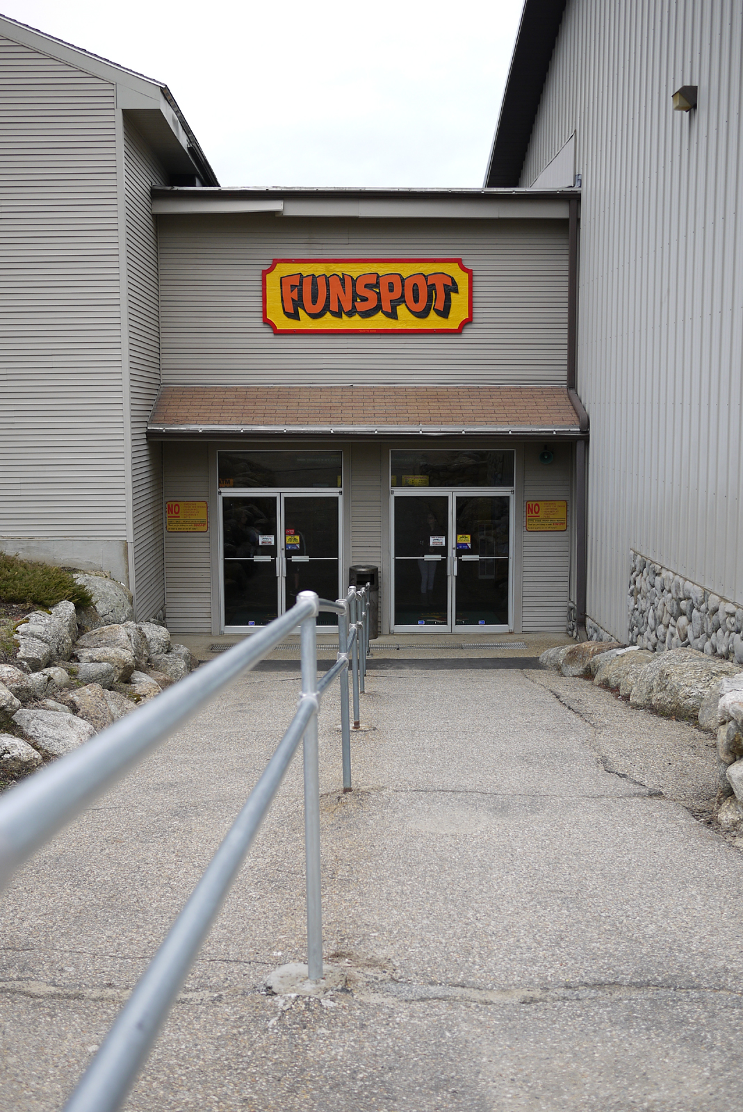 Vault 1541: Funspot: The Largest Arcade in the World!