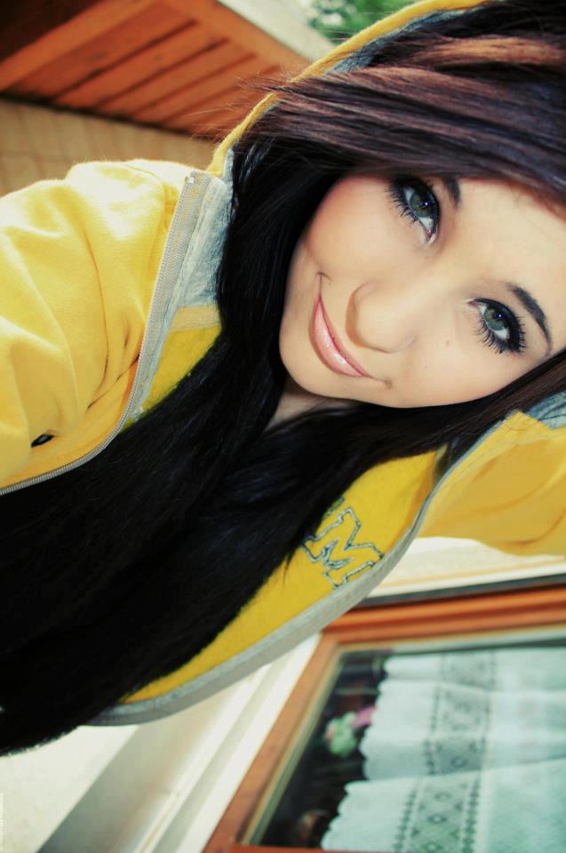 The Facebook Freak : 38 best facebook DPs for Girls (Display Pictures)