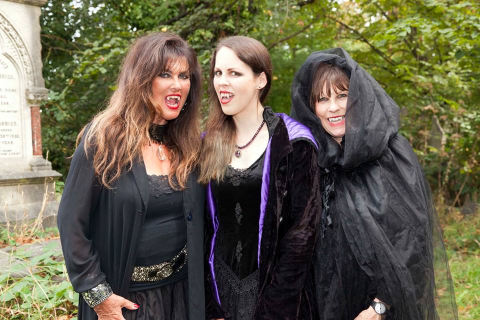 Vampire Beauties: Vampiress Review: "Frankula"