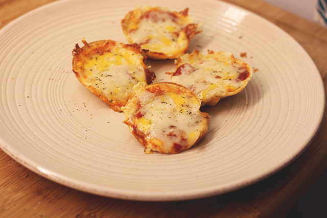 {In the Kitchen} Homemade Mini Pizzas - Michaela Noelle Designs