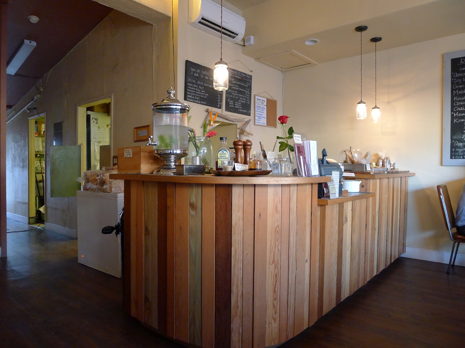 The Healthy Vegans: Peace Cafe: Honolulu, Hawaii always has one Oil ...