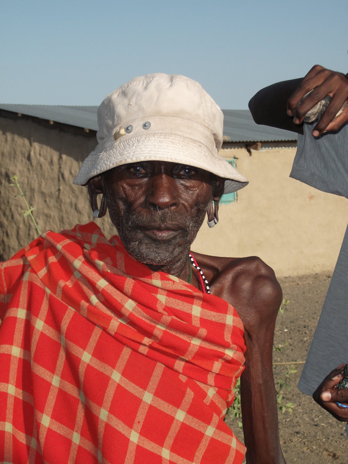 A Scarlet Scarf: The Rendille People: A look inside a remote tribe of Kenya