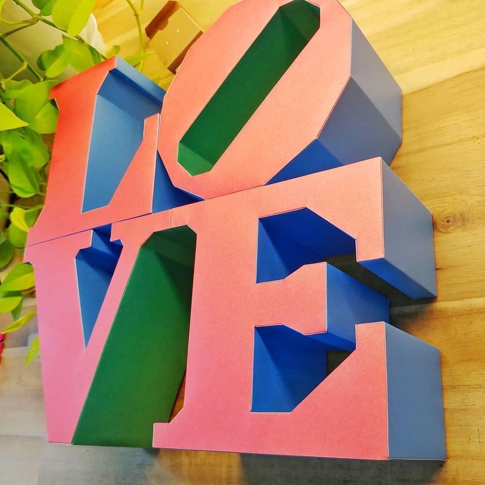 006 Robert Indiana Love Papercraft
