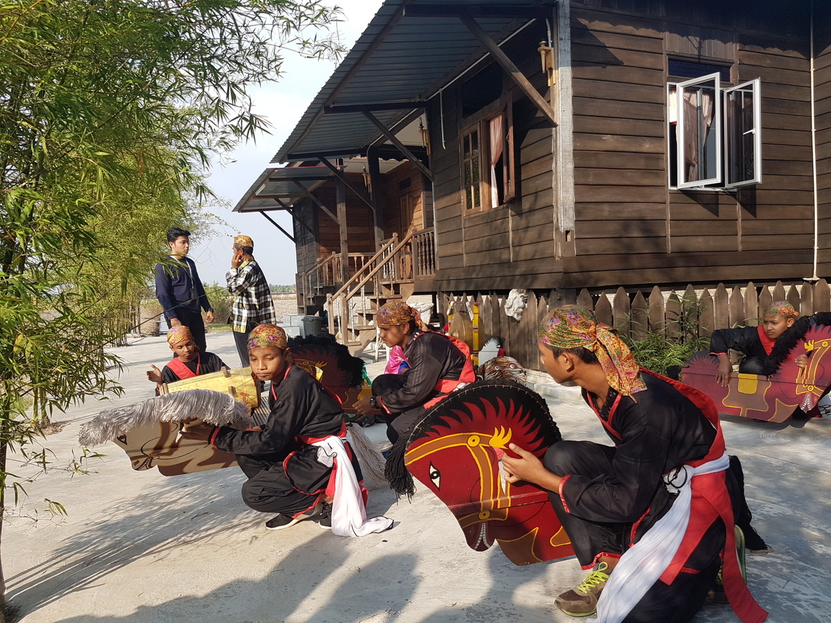 Travelholic: Kuda Kepang – The Origin and Trance Element | #RentakSelangor