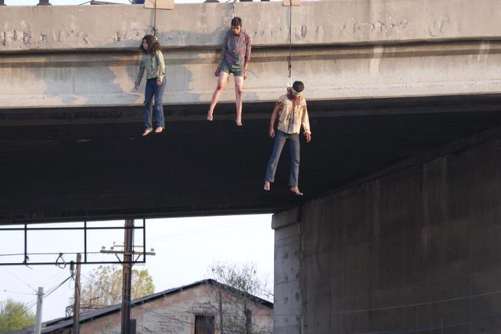 COMUNICACION PERFORMANCE A LA VANGUARDIA: COLGADOS Y MAS EJECUCIONES ...