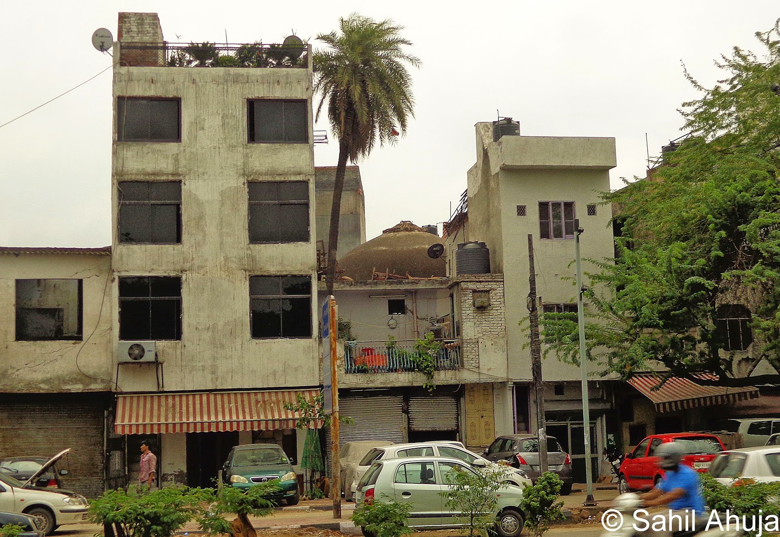 Pixelated Memories: Lodi Road - Jawahar Lal Nehru Stadium Trail, Delhi