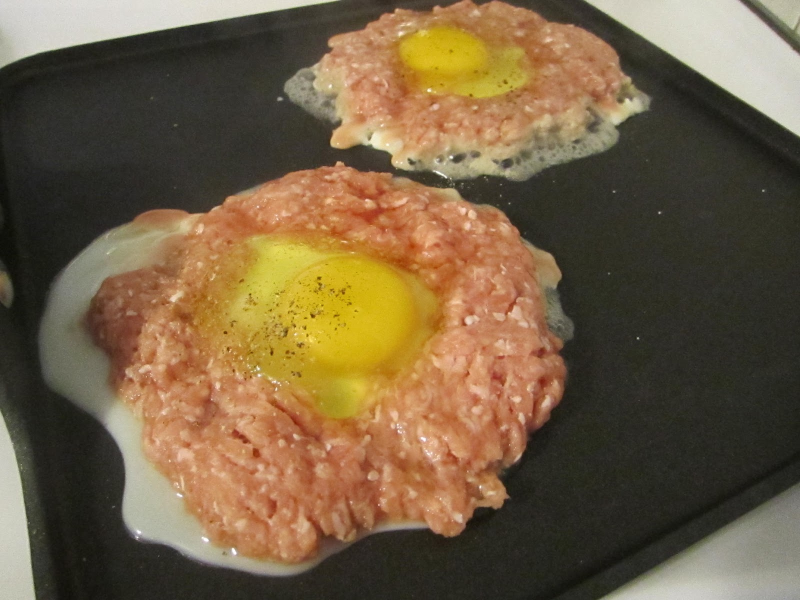 The Midwestern Wife: "Royal Red" Burger
