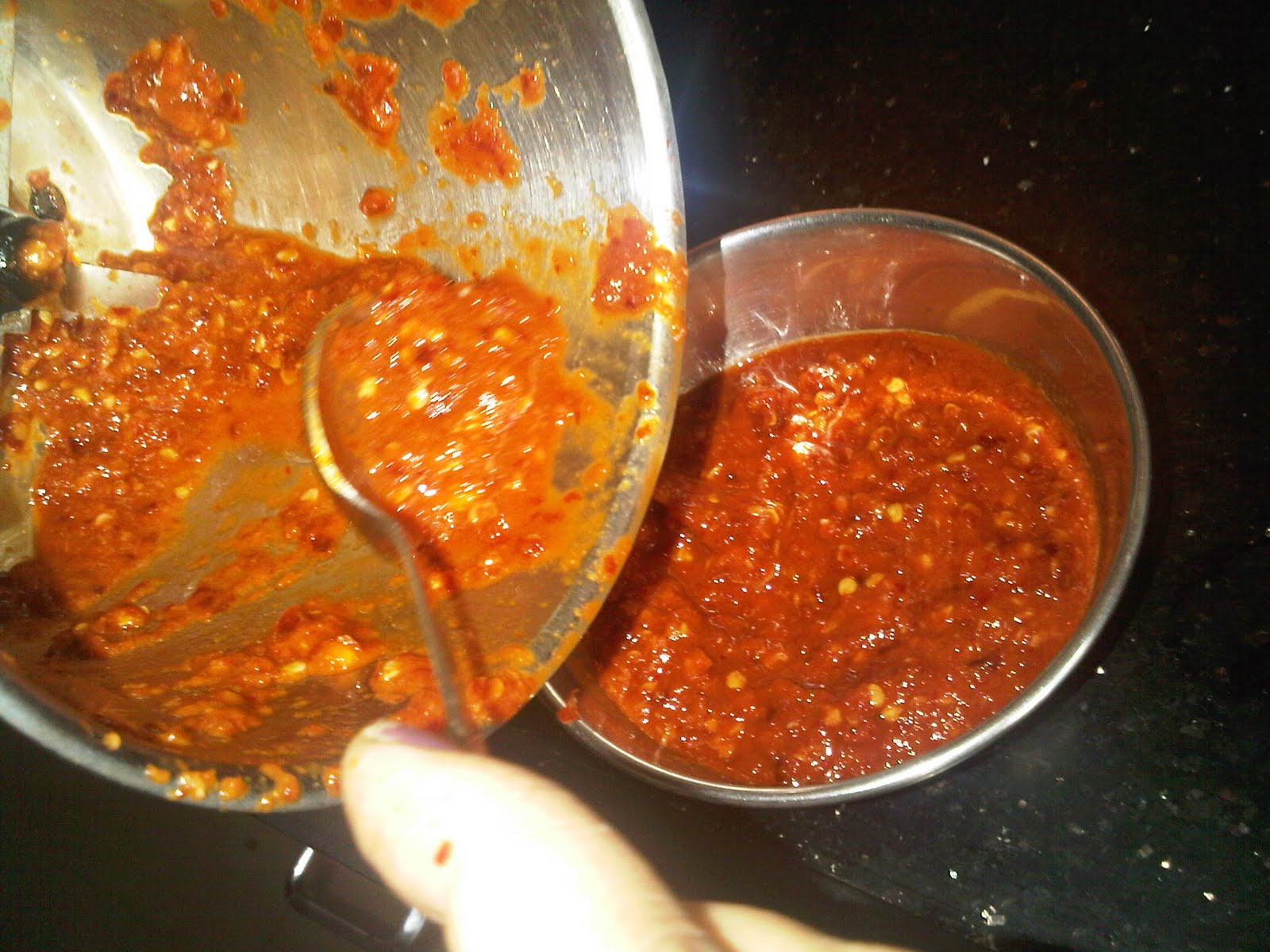 AMU'S RECIPES: Spicy Red Chilly-Garlic Dip