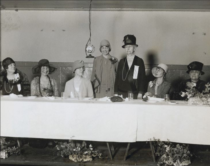 The Digital Research Library of Illinois History Journal™ : The Women's ...