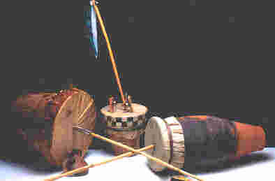 Siendo la Zambomba un Instrumentode Percusión, es específicamente un ...