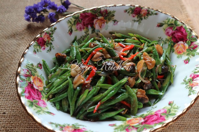 Kerang Goreng Dengan Kacang Panjang - Azie Kitchen