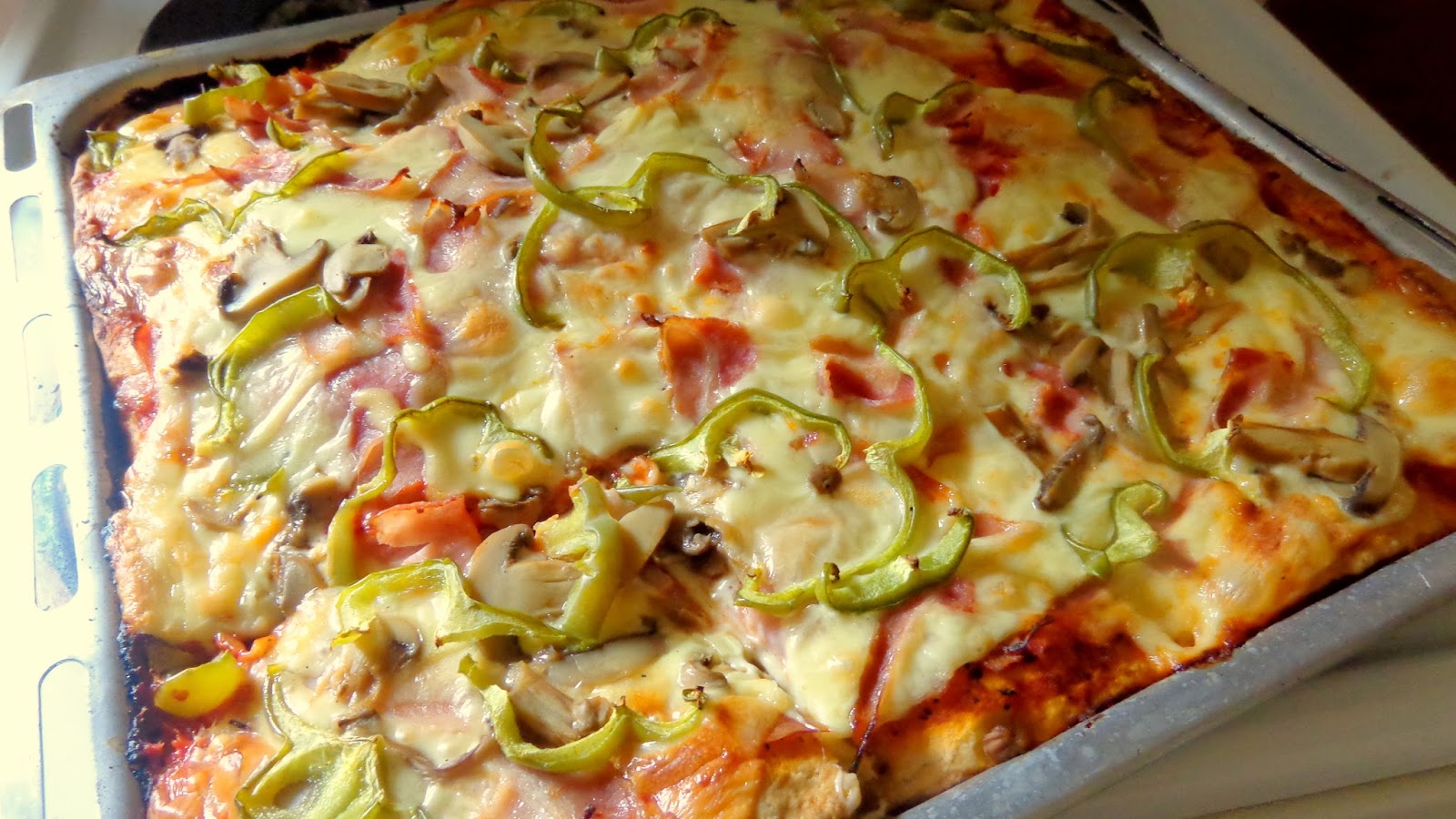 Πίτσα με οικονομικό τρόπο πεντανόστιμη !! ~ ΜΑΓΕΙΡΙΚΗ ΚΑΙ ΣΥΝΤΑΓΕΣ