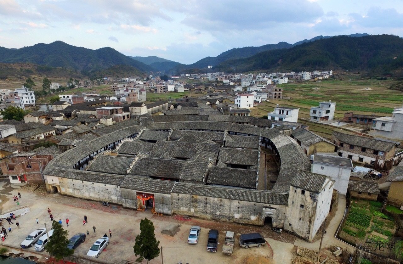 Easy Tour China: Hakka Enclosed Houses in Longnan, Jiangxi Province