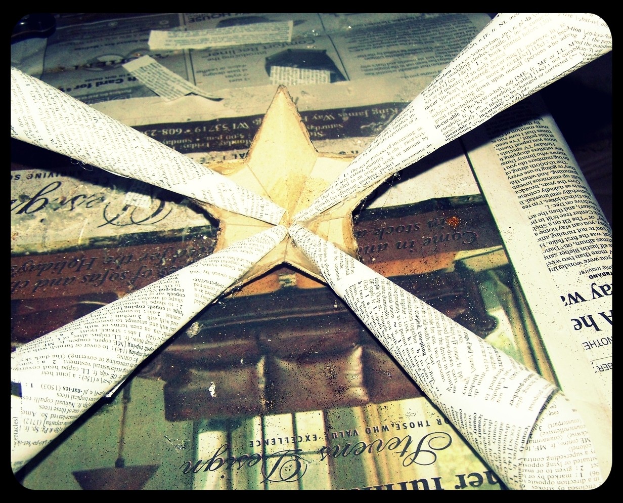 DIY: Shimmering Paper Star Tree Topper | Bona Fide Boho