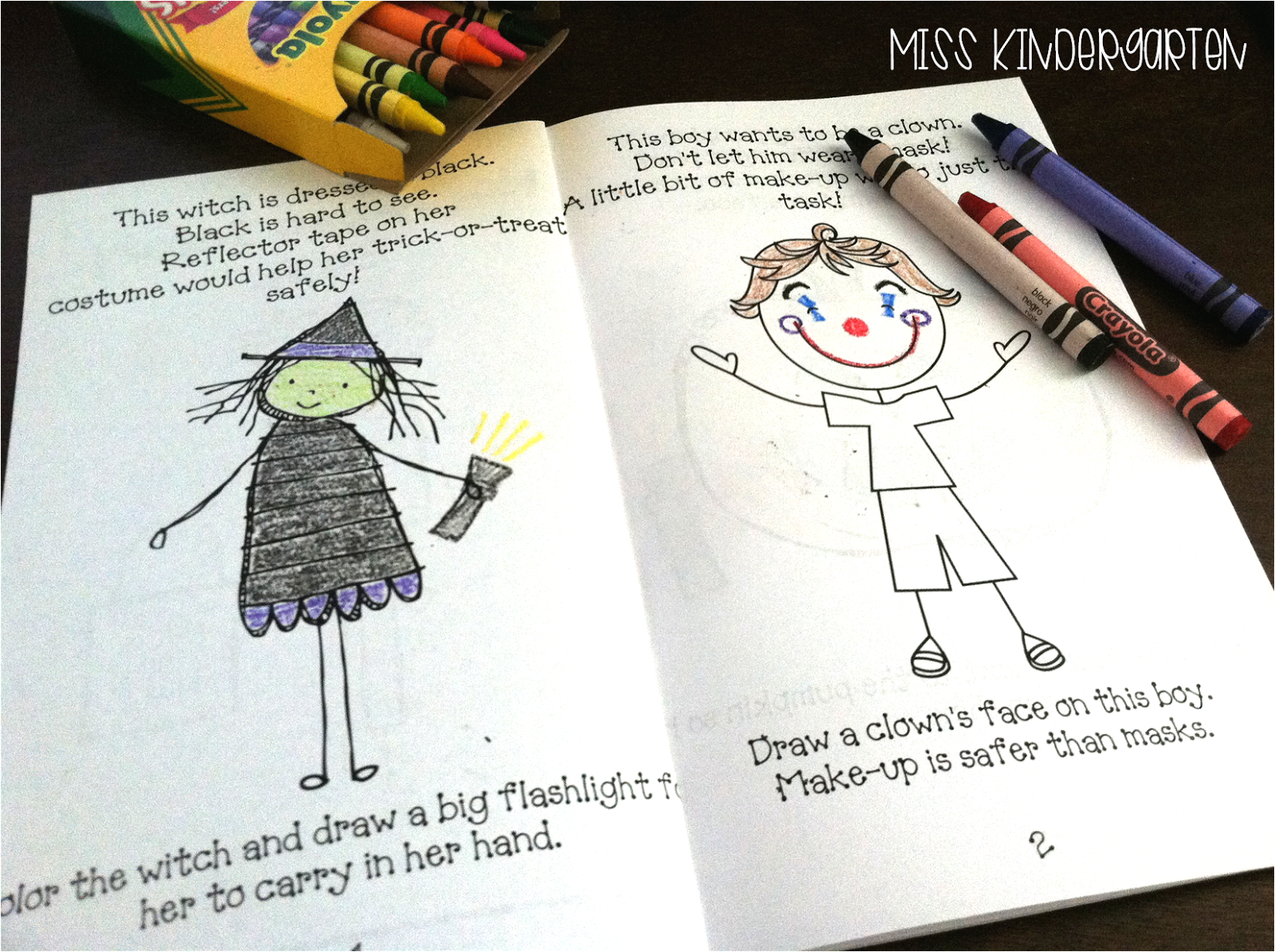 Freebielicious: Halloween Safety {interactive mini book}