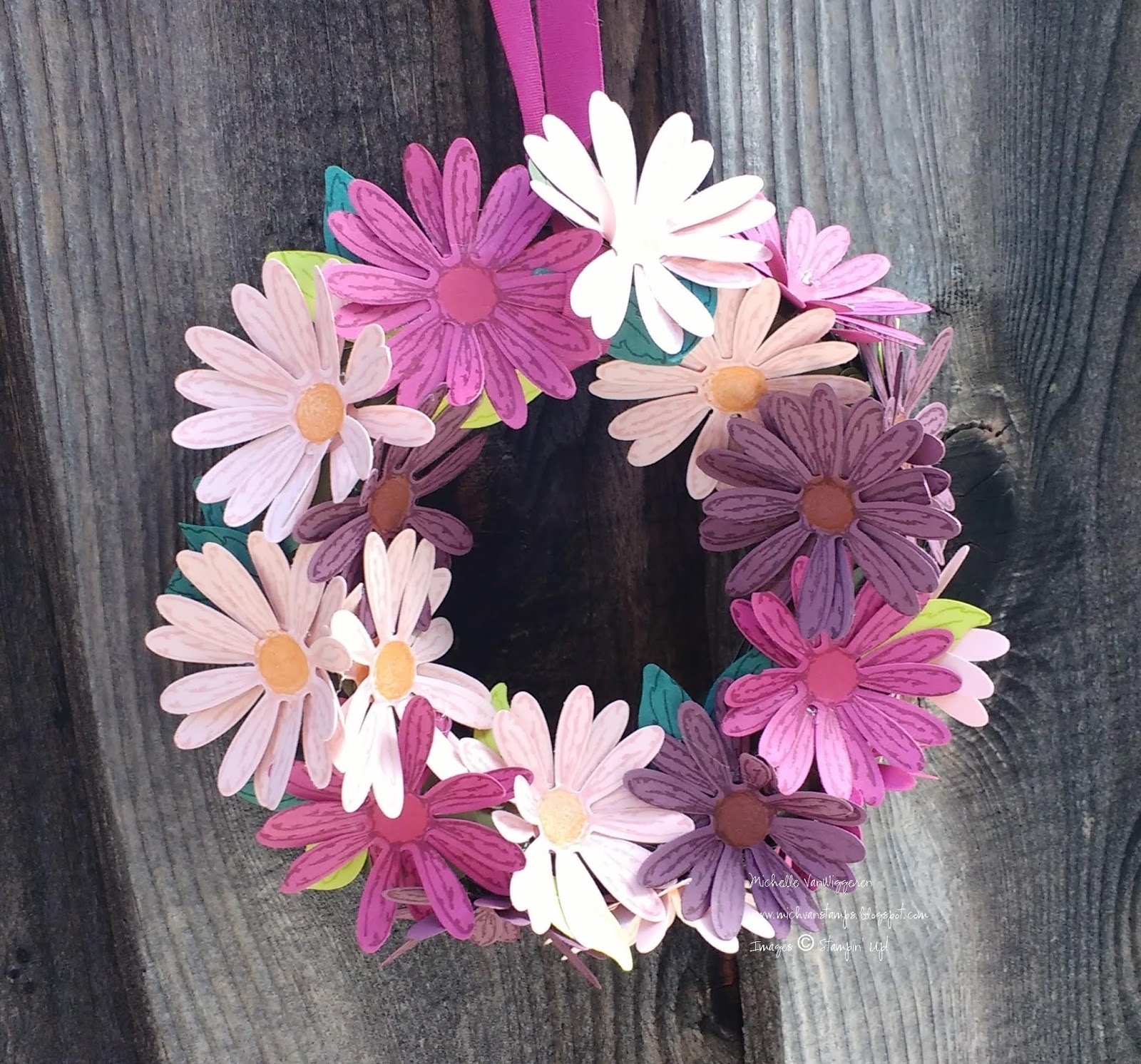 Michelle's Great Paper Chase: A Lovely Little Daisy Wreath
